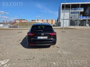 Black Opel Insignia 2019 in Valmiera, with an engine capacity of 2.00 L and mileage of 186 thousand km for 12300 €, photo 6 on AUTOMOTO.COM.LV