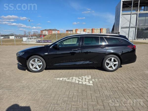 Black Opel Insignia 2019 in Valmiera, with an engine capacity of 2.00 L and mileage of 186 thousand km for 12300 €, photo 8 on AUTOMOTO.COM.LV