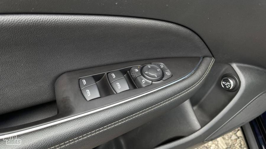 Black Opel Insignia 2019 in Marijampole, with an engine capacity of 2.00 L and mileage of 170 thousand km for 12750 €, photo 30 on AUTOMOTO.COM.LV