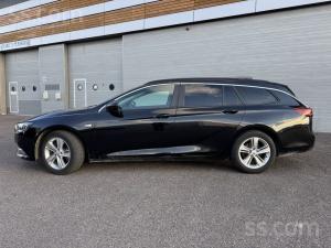 Black Opel Insignia 2019 in Riga, with an engine capacity of 2.00 L and mileage of 228 thousand km for 8500 €, photo 3 on AUTOMOTO.COM.LV