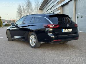 Black Opel Insignia 2019 in Riga, with an engine capacity of 2.00 L and mileage of 228 thousand km for 8500 €, photo 4 on AUTOMOTO.COM.LV