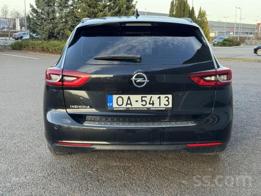 Black Opel Insignia 2019 in Riga, with an engine capacity of 2.00 L and mileage of 228 thousand km for 8500 €, photo 5 on AUTOMOTO.COM.LV