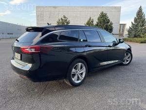 Black Opel Insignia 2019 in Riga, with an engine capacity of 2.00 L and mileage of 228 thousand km for 8500 €, photo 6 on AUTOMOTO.COM.LV