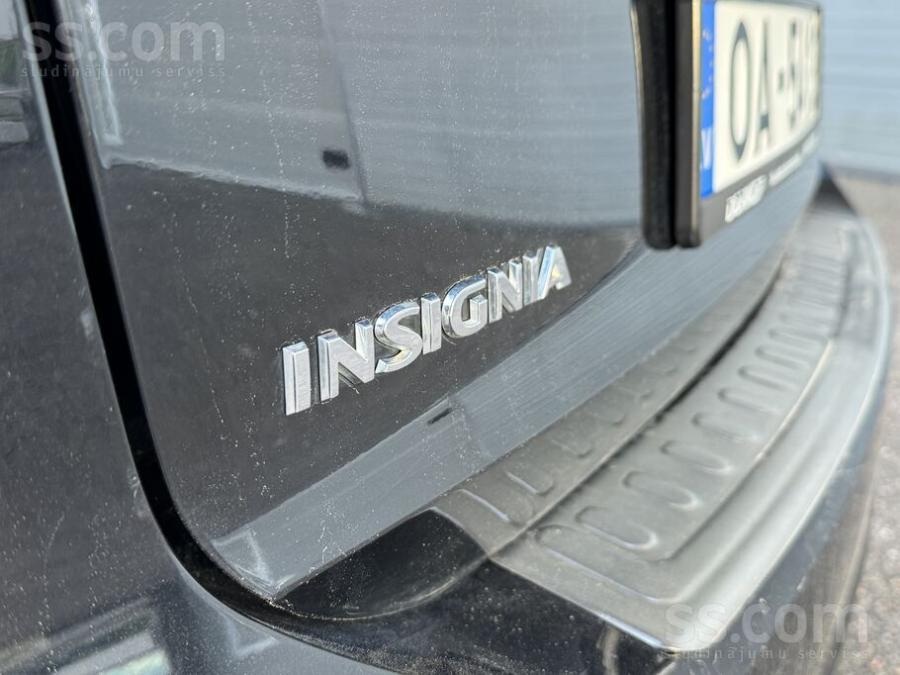 Black Opel Insignia 2019 in Riga, with an engine capacity of 2.00 L and mileage of 228 thousand km for 8500 €, photo 11 on AUTOMOTO.COM.LV