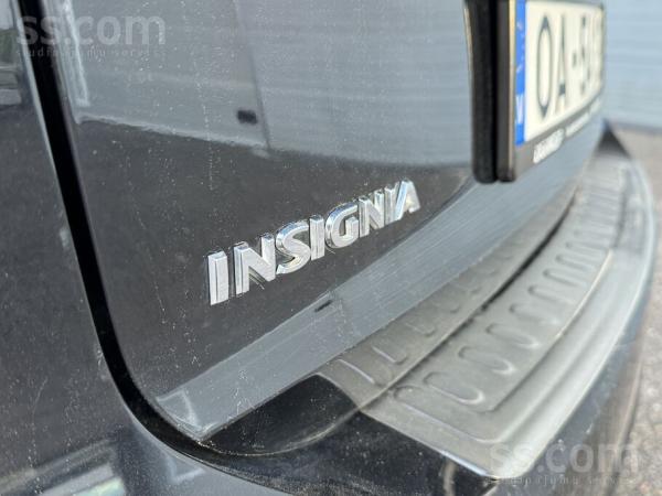 Black Opel Insignia 2019 in Riga, with an engine capacity of 2.00 L and mileage of 228 thousand km for 8500 €, photo 10 on AUTOMOTO.COM.LV