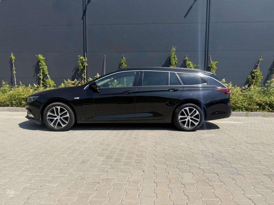 Black Opel Insignia 2019 in Vilnius, with an engine capacity of 1.60 L and mileage of 160 thousand km for 8700 €, photo 3 on AUTOMOTO.COM.LV