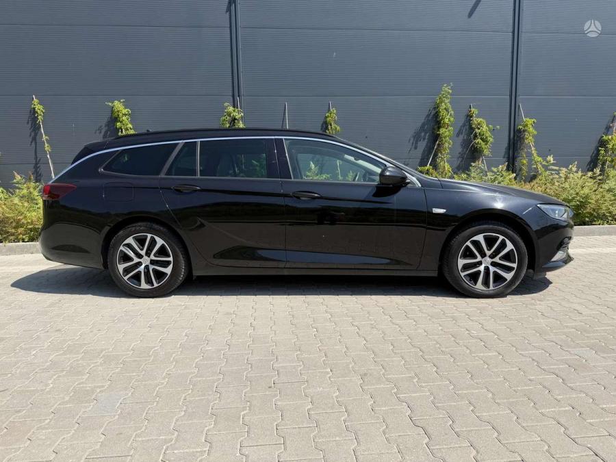 Black Opel Insignia 2019 in Vilnius, with an engine capacity of 1.60 L and mileage of 160 thousand km for 8700 €, photo 6 on AUTOMOTO.COM.LV