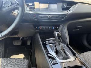 Black Opel Insignia 2019 in Vilnius, with an engine capacity of 1.60 L and mileage of 160 thousand km for 8700 €, photo 13 on AUTOMOTO.COM.LV