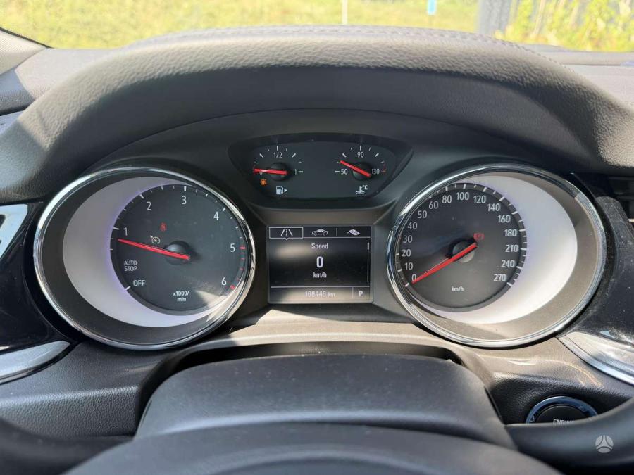Black Opel Insignia 2019 in Vilnius, with an engine capacity of 1.60 L and mileage of 160 thousand km for 8700 €, photo 18 on AUTOMOTO.COM.LV