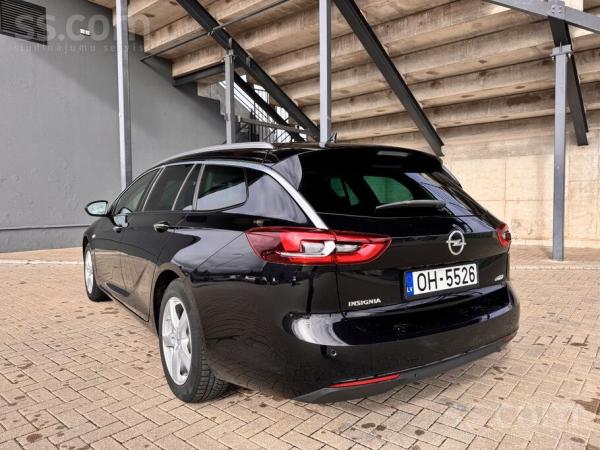 Opel Insignia 2019 in Valmiera on AUTOMOTO.COM.LV Black Opel Insignia 2019 in Valmiera, with an engine capacity of 2.00 L and mileage of 201 thousand km for 9750 €, photo 4 on AUTOMOTO.COM.LV