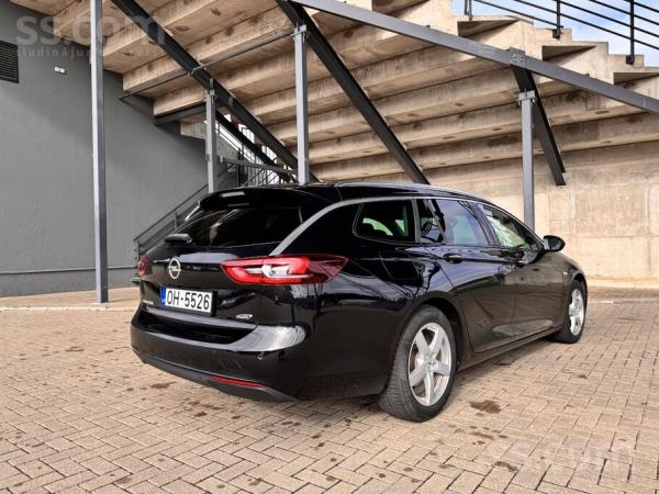 Opel Insignia 2019 in Valmiera on AUTOMOTO.COM.LV Black Opel Insignia 2019 in Valmiera, with an engine capacity of 2.00 L and mileage of 201 thousand km for 9750 €, photo 5 on AUTOMOTO.COM.LV