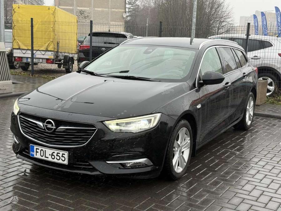 Black Opel Insignia 2020 in Kaunas, with an engine capacity of 1.60 L and mileage of 248 thousand km for 11248 €, photo 1 on AUTOMOTO.COM.LV