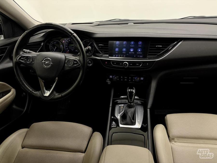 Black Opel Insignia 2020 in Vilnius, with an engine capacity of 1.50 L and mileage of 176 thousand km for 13990 €, photo 27 on AUTOMOTO.COM.LV