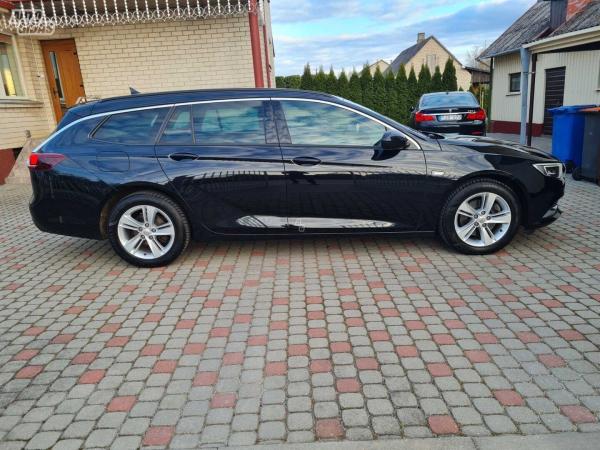 Black Opel Insignia 2020 in Marijampole, with an engine capacity of 2.00 L and mileage of 199 thousand km for 10900 €, photo 4 on AUTOMOTO.COM.LV
