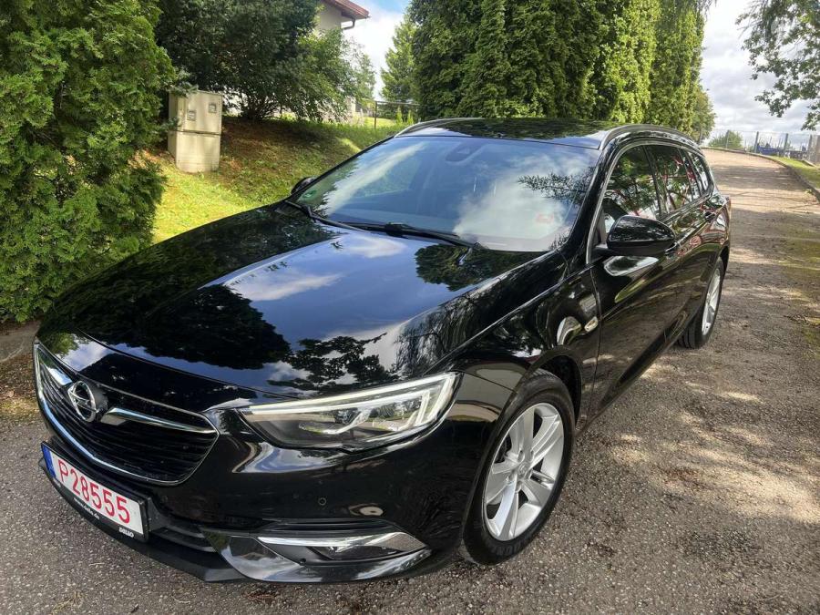 Black Opel Insignia 2020 in Alytus, with an engine capacity of 1.60 L and mileage of 177 thousand km for 8950 €, photo 1 on AUTOMOTO.COM.LV