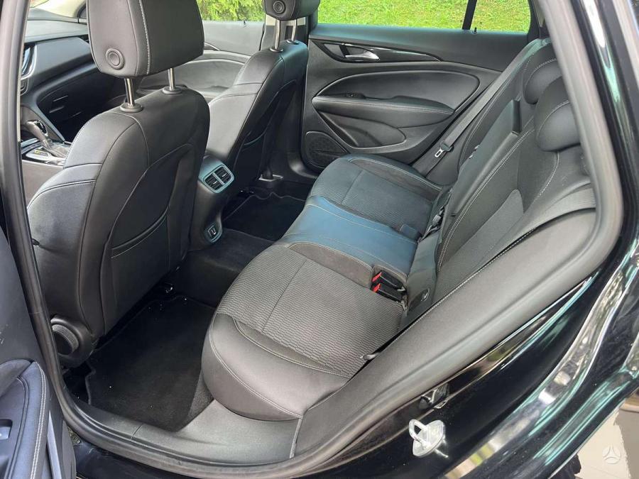 Black Opel Insignia 2020 in Alytus, with an engine capacity of 1.60 L and mileage of 177 thousand km for 8950 €, photo 17 on AUTOMOTO.COM.LV