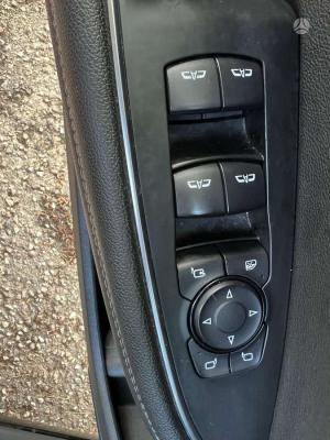 Black Opel Insignia 2020 in Alytus, with an engine capacity of 1.60 L and mileage of 177 thousand km for 8950 €, photo 19 on AUTOMOTO.COM.LV