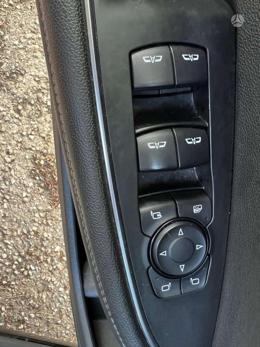 Black Opel Insignia 2020 in Alytus, with an engine capacity of 1.60 L and mileage of 177 thousand km for 8950 €, photo 19 on AUTOMOTO.COM.LV