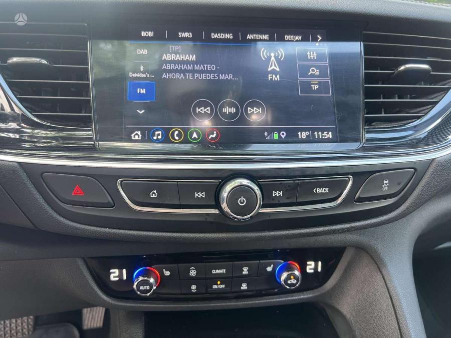 Black Opel Insignia 2020 in Alytus, with an engine capacity of 1.60 L and mileage of 177 thousand km for 8950 €, photo 21 on AUTOMOTO.COM.LV