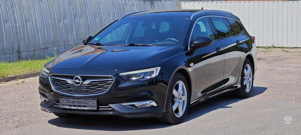 Black Opel Insignia 2020 in Utena, with an engine capacity of 1.60 L and mileage of 198 thousand km for 9990 €, photo 1 on AUTOMOTO.COM.LV