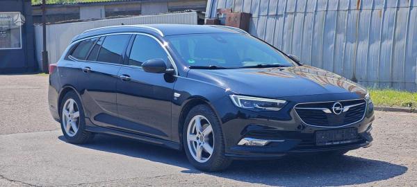 Black Opel Insignia 2020 in Utena, with an engine capacity of 1.60 L and mileage of 198 thousand km for 9990 €, photo 2 on AUTOMOTO.COM.LV