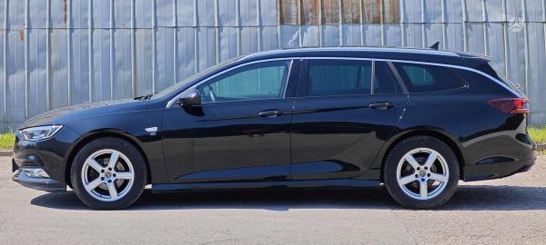 Black Opel Insignia 2020 in Utena, with an engine capacity of 1.60 L and mileage of 198 thousand km for 9990 €, photo 3 on AUTOMOTO.COM.LV