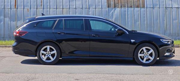 Black Opel Insignia 2020 in Utena, with an engine capacity of 1.60 L and mileage of 198 thousand km for 9990 €, photo 4 on AUTOMOTO.COM.LV