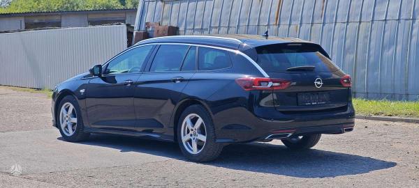 Black Opel Insignia 2020 in Utena, with an engine capacity of 1.60 L and mileage of 198 thousand km for 9990 €, photo 5 on AUTOMOTO.COM.LV
