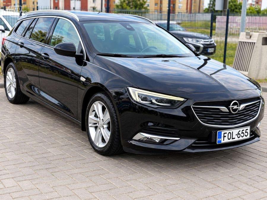 Black Opel Insignia 2020 in Kaunas, with an engine capacity of 1.60 L and mileage of 248 thousand km for 10899 €, photo 1 on AUTOMOTO.COM.LV