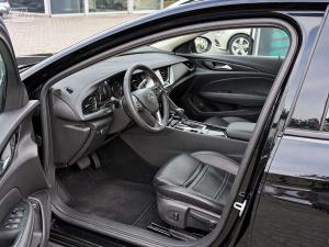 Black Opel Insignia 2020 in Kaunas, with an engine capacity of 1.60 L and mileage of 248 thousand km for 10899 €, photo 7 on AUTOMOTO.COM.LV