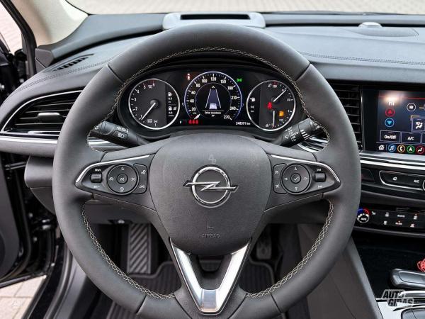 Black Opel Insignia 2020 in Kaunas, with an engine capacity of 1.60 L and mileage of 248 thousand km for 10899 €, photo 8 on AUTOMOTO.COM.LV