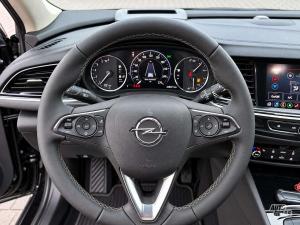 Black Opel Insignia 2020 in Kaunas, with an engine capacity of 1.60 L and mileage of 248 thousand km for 10899 €, photo 8 on AUTOMOTO.COM.LV