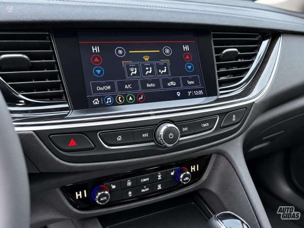 Black Opel Insignia 2020 in Kaunas, with an engine capacity of 1.60 L and mileage of 248 thousand km for 10899 €, photo 9 on AUTOMOTO.COM.LV