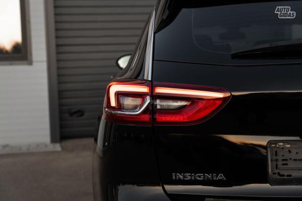 Black Opel Insignia 2021 in Utena, with an engine capacity of 2.00 L and mileage of 47 thousand km for 15700 €, photo 6 on AUTOMOTO.COM.LV