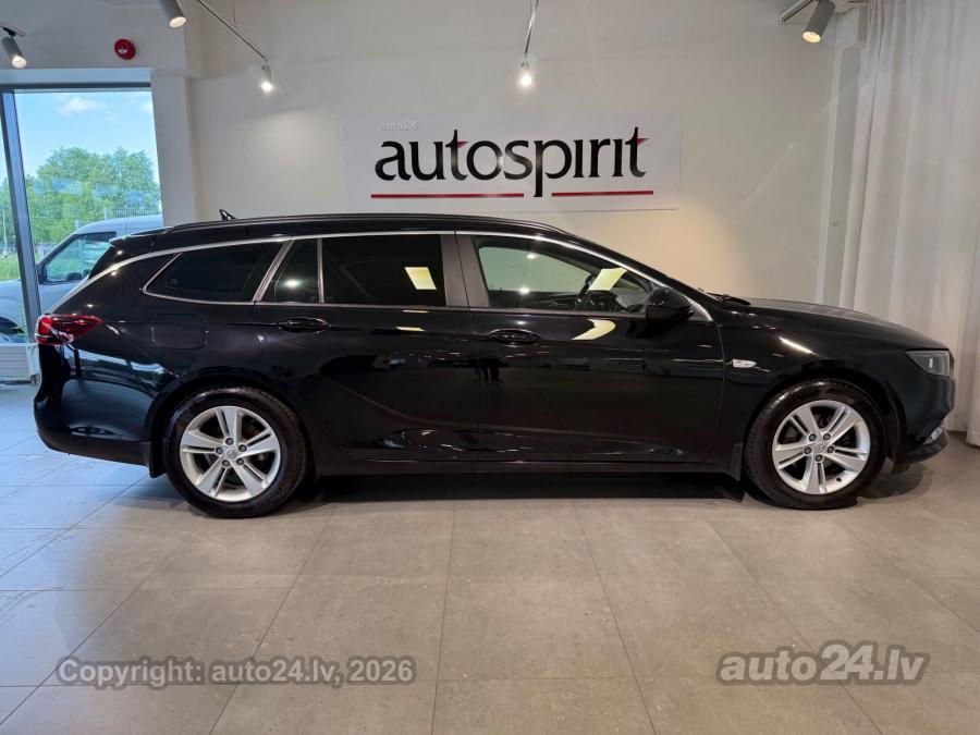 Black Opel Insignia 2021 in Tallinn, with an engine capacity of 1.60 L and mileage of 123 thousand km for 14500 €, photo 5 on AUTOMOTO.COM.LV