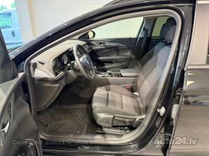 Black Opel Insignia 2021 in Tallinn, with an engine capacity of 1.60 L and mileage of 123 thousand km for 14500 €, photo 9 on AUTOMOTO.COM.LV