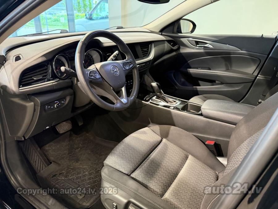 Black Opel Insignia 2021 in Tallinn, with an engine capacity of 1.60 L and mileage of 123 thousand km for 14500 €, photo 10 on AUTOMOTO.COM.LV