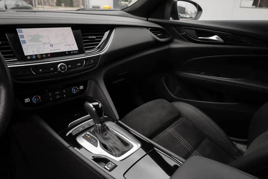 Melns Opel Insignia 2021 Jelgava, ar dzinēja tilpumu 2.00 L un nobraukumu 145 tūkst. km par 17750 €, foto 14 vietnē AUTOMOTO.COM.LV