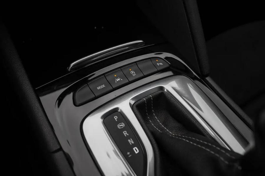 Melns Opel Insignia 2021 Jelgava, ar dzinēja tilpumu 2.00 L un nobraukumu 145 tūkst. km par 17750 €, foto 15 vietnē AUTOMOTO.COM.LV