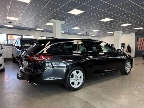 Black Opel Insignia 2021 in Klaipeda, with an engine capacity of 1.96 L and mileage of 214 thousand km for 12650 €, photo 4 on AUTOMOTO.COM.LV