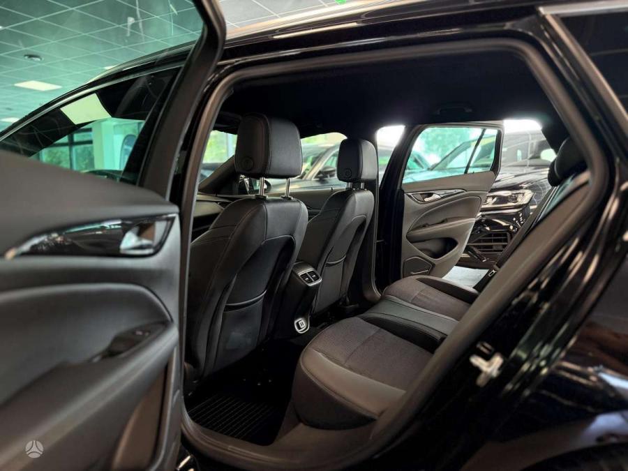 Black Opel Insignia 2021 in Klaipeda, with an engine capacity of 1.96 L and mileage of 214 thousand km for 12650 €, photo 14 on AUTOMOTO.COM.LV