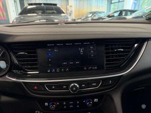 Black Opel Insignia 2021 in Klaipeda, with an engine capacity of 1.96 L and mileage of 214 thousand km for 12650 €, photo 17 on AUTOMOTO.COM.LV