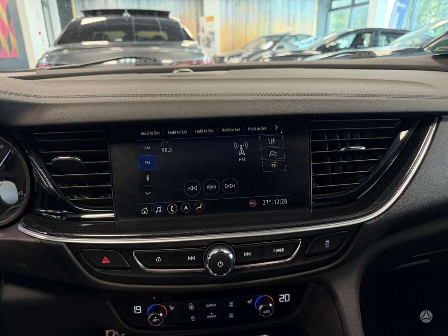 Black Opel Insignia 2021 in Klaipeda, with an engine capacity of 1.96 L and mileage of 214 thousand km for 12650 €, photo 17 on AUTOMOTO.COM.LV