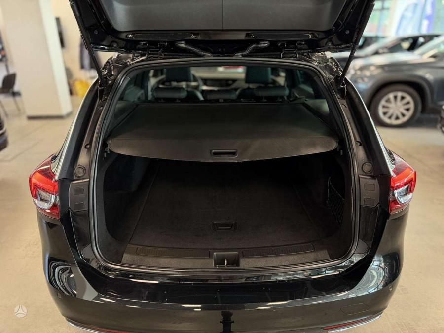 Black Opel Insignia 2021 in Klaipeda, with an engine capacity of 1.96 L and mileage of 214 thousand km for 12650 €, photo 18 on AUTOMOTO.COM.LV
