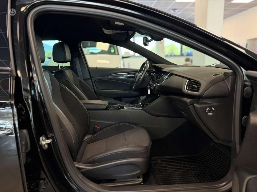 Black Opel Insignia 2021 in Klaipeda, with an engine capacity of 1.96 L and mileage of 214 thousand km for 12650 €, photo 19 on AUTOMOTO.COM.LV