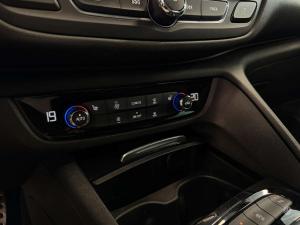 Black Opel Insignia 2021 in Klaipeda, with an engine capacity of 1.96 L and mileage of 214 thousand km for 12650 €, photo 21 on AUTOMOTO.COM.LV