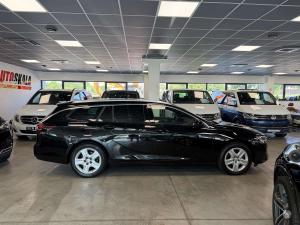Black Opel Insignia 2021 in Klaipeda, with an engine capacity of 1.96 L and mileage of 214 thousand km for 12650 €, photo 29 on AUTOMOTO.COM.LV