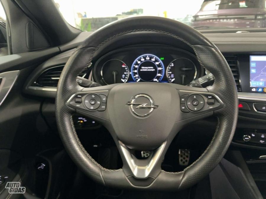 Black Opel Insignia 2022 in Kaunas, with an engine capacity of 2.00 L and mileage of 60 thousand km for 32679 €, photo 8 on AUTOMOTO.COM.LV