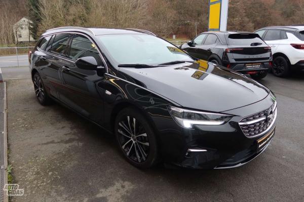 Black Opel Insignia 2022 in Kaunas, with an engine capacity of 2.00 L and mileage of 87 thousand km for 21478 €, photo 4 on AUTOMOTO.COM.LV