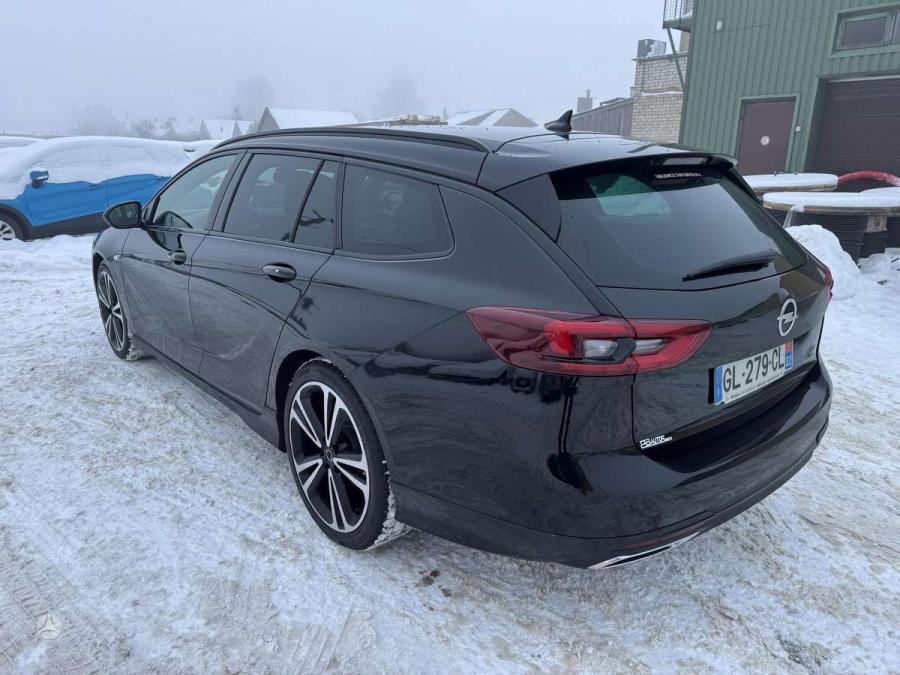 Black Opel Insignia 2022 in Taurage, with an engine capacity of 1.96 L and mileage of 178 thousand km for 14800 €, photo 6 on AUTOMOTO.COM.LV